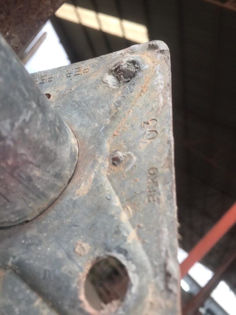 USED PERI PROPS PEP 10 400 - Scaffolding and Formwork for sale!